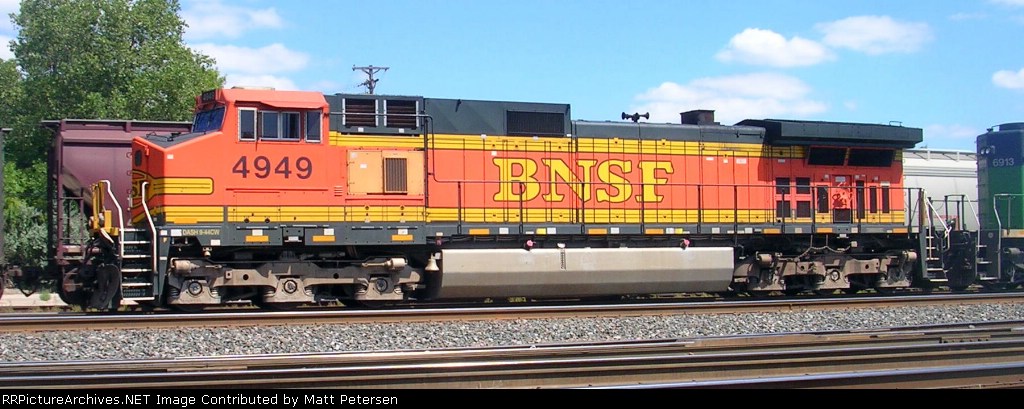 BNSF 4949